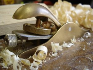 Guide To Hand Splitting Tone Bars And Guitar Braces