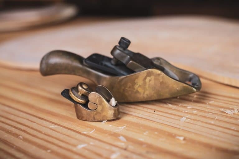Luthier Tools: The Ultimate Guide - The Art Of Lutherie